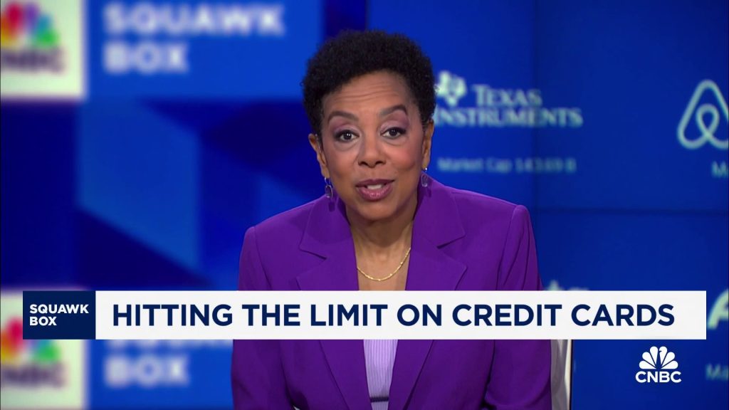 This ‘stepping stone’ strategy helps parents boost their kids’ credit ...